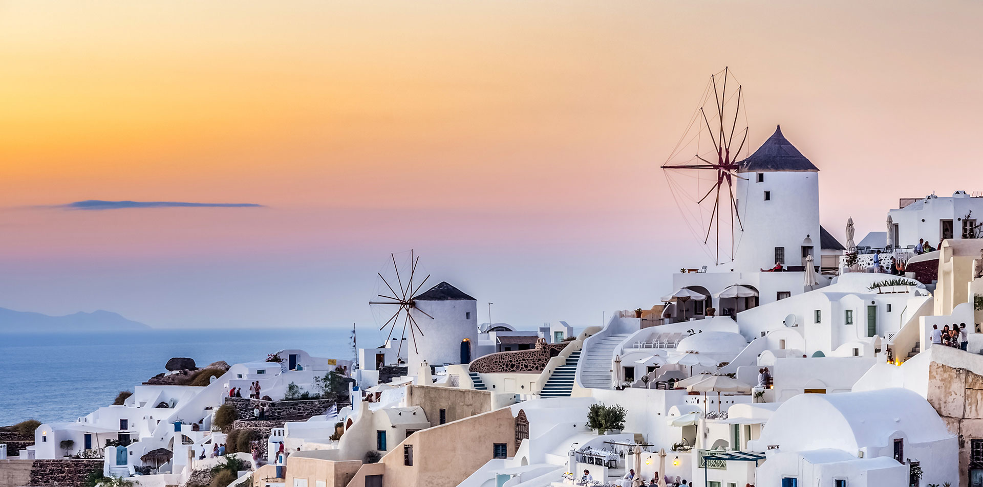 Sandy paradise infinity – Perissa, Santorini